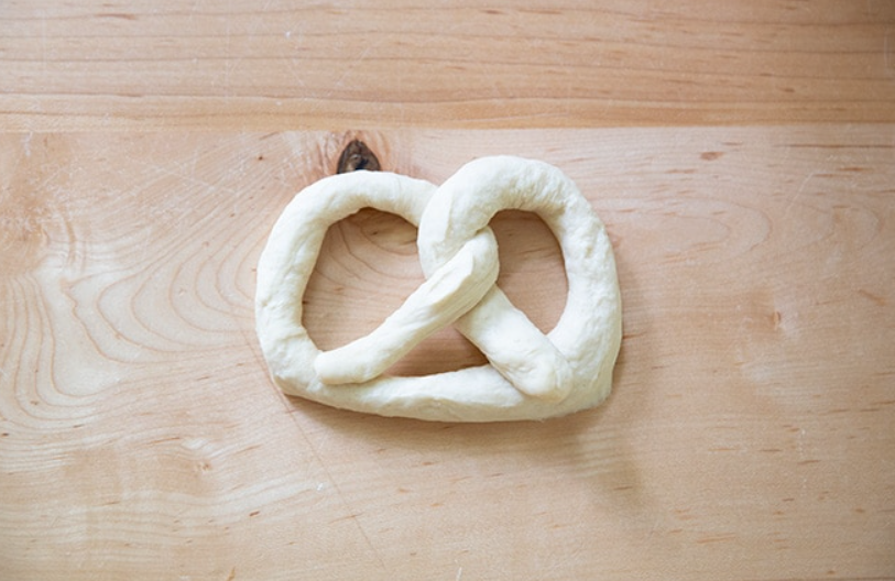 Mali vodič kroz kruh vol8 – Svježi mekani pereci – Štrukani pelin